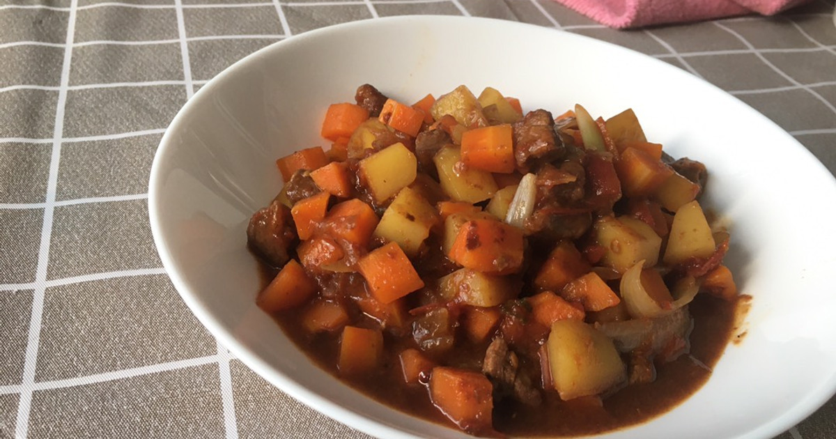 Resep Easy Beef Stew #Kidfriendlymenu oleh Fitrisyamsi - Cookpad