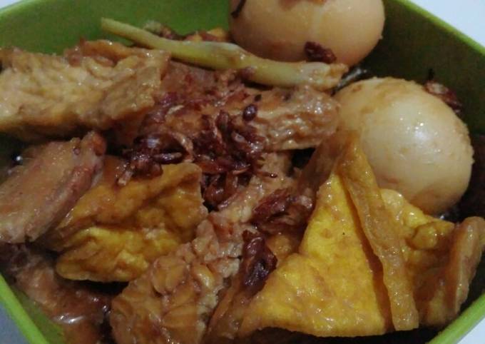Resep Semur telor, tahu, tempe (3T) oleh Marni Mois - Cookpad