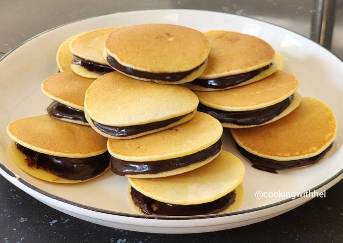 Resep Choco Banana Pancake oleh Cooking with Hel - Cookpad