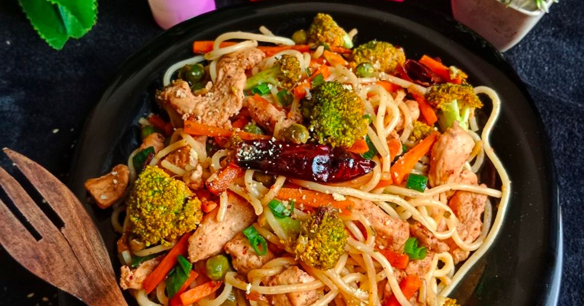 Stir Fry Spaghetti Recipe by Kiran Asghar - Cookpad
