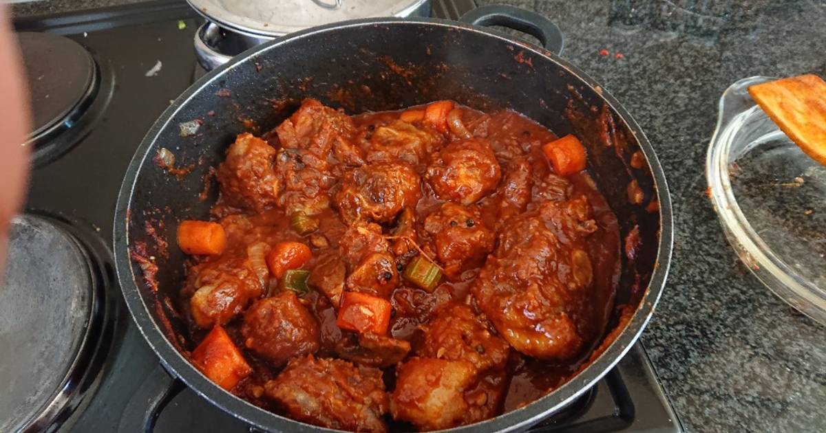 Chef Lesego's Oxtail Stew Recipe by 🖤Thuli🖤 - Cookpad