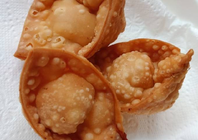 Resep Mini pangsit goreng isi ayam (1th+) oleh Fenny Umiati - Cookpad