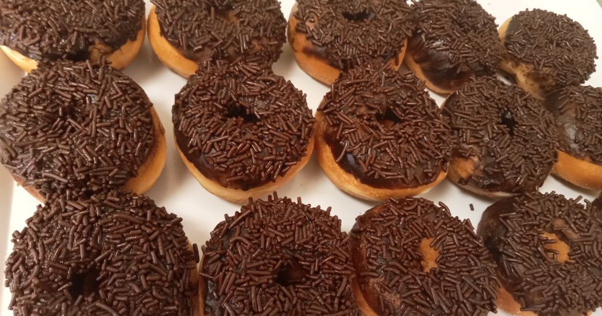 Resep Donat Double Choco (All In One Method) oleh Amira Morabi - Cookpad