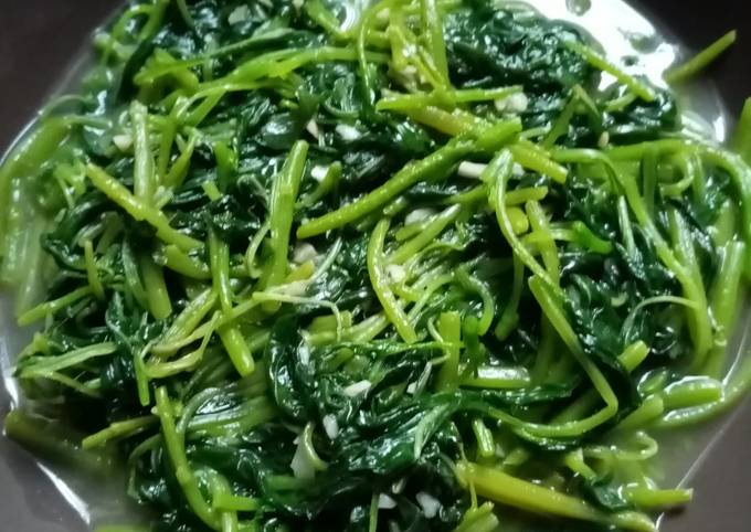 Resep Stir fry bayam oleh Evita Indriyati - Cookpad
