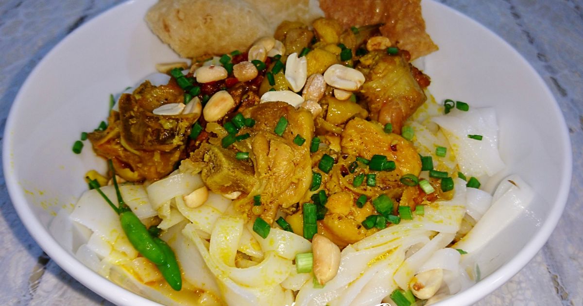 Mi Quang Chicken Noodles Recipe by QUÂN NGUYỄN