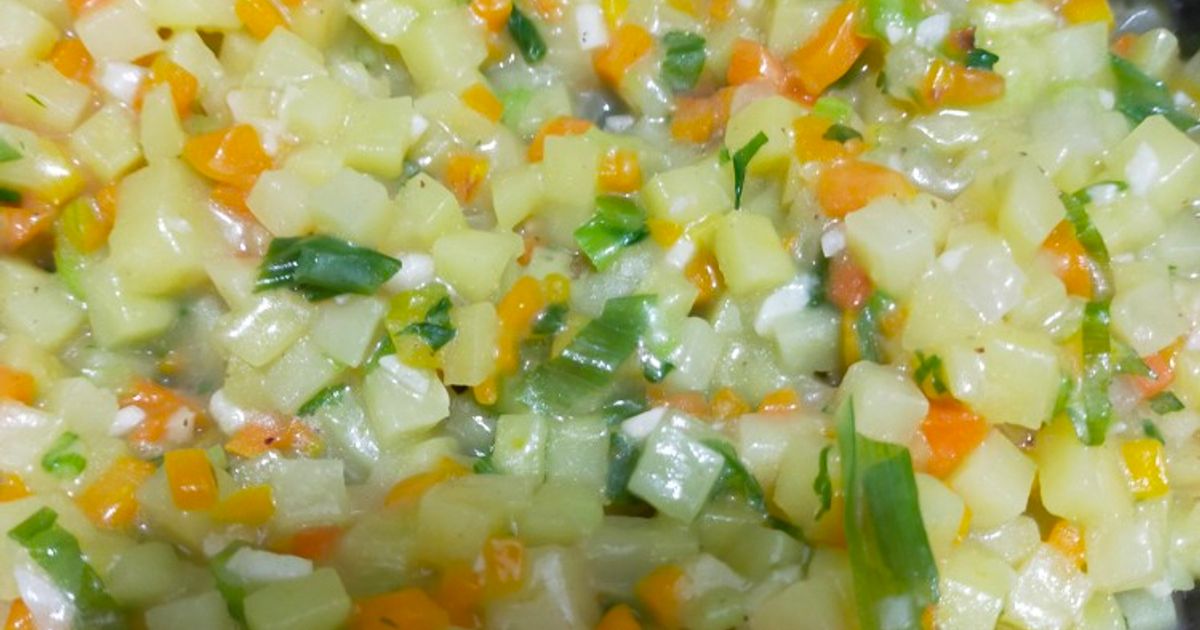 Resep pastel isi ragout isi kentang rumahan enak dan mudah - Cookpad