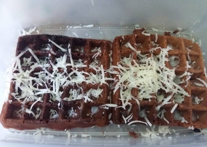 Resep Waffle coklat keju oleh Nisa Arif 🍓 - Cookpad