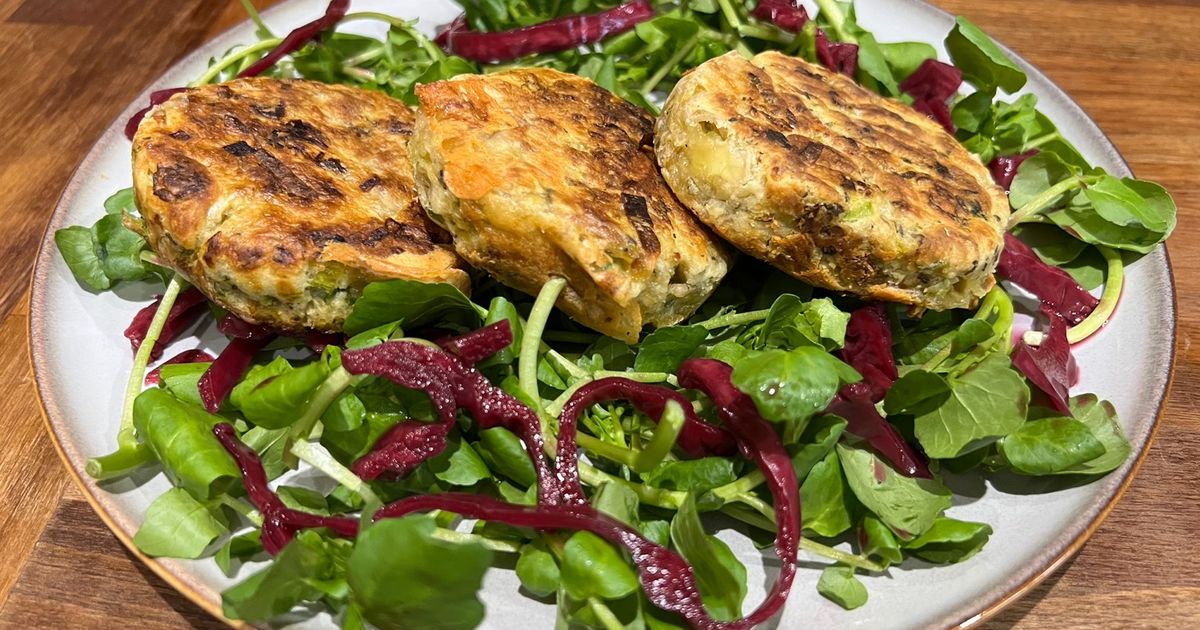 Cacennau Cymreig Caws, Cenhinen A Bara Lawr – Savoury Welsh Cakes ...