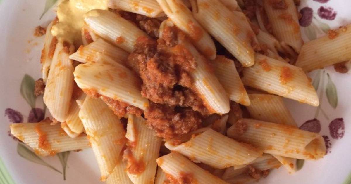 Fideo canuto en salsa roja con carne molida y crema huancaina Receta de ...