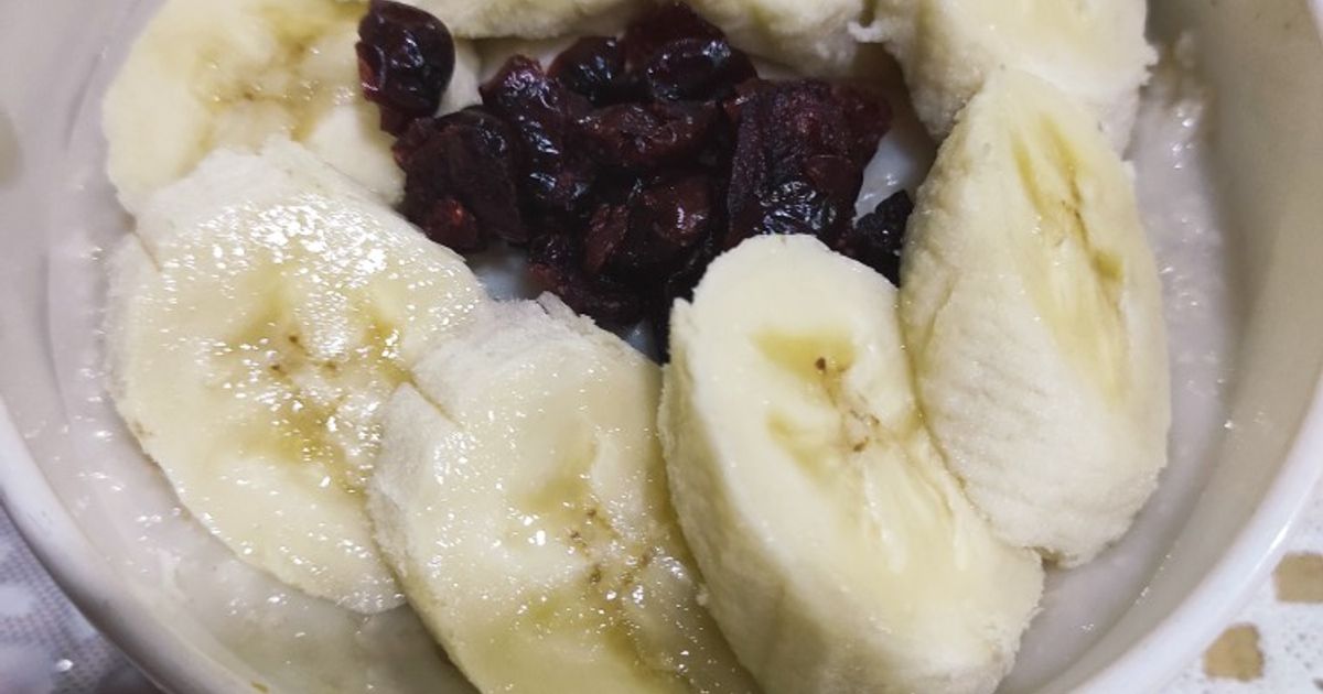 Resep Healthy Breakfast : Oats With Banana & Cranberry oleh JUKA - Cookpad