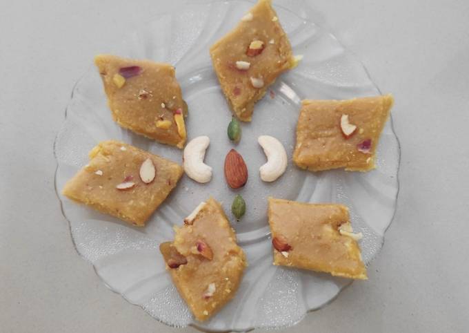 Besan Burfi (Mohanthal) Recipe by Anoli Vinchhi - Cookpad
