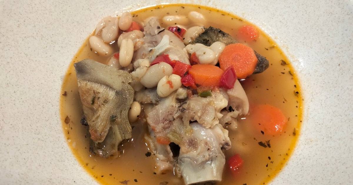 Manitas con alubias Receta de Miguelo Ferrer Alberich - Cookpad