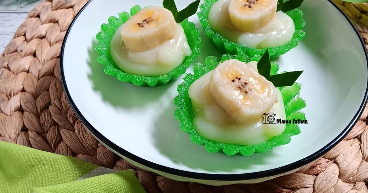 Resep Pie Singkong Kukus Vla Pisang oleh Mama fathan - Cookpad