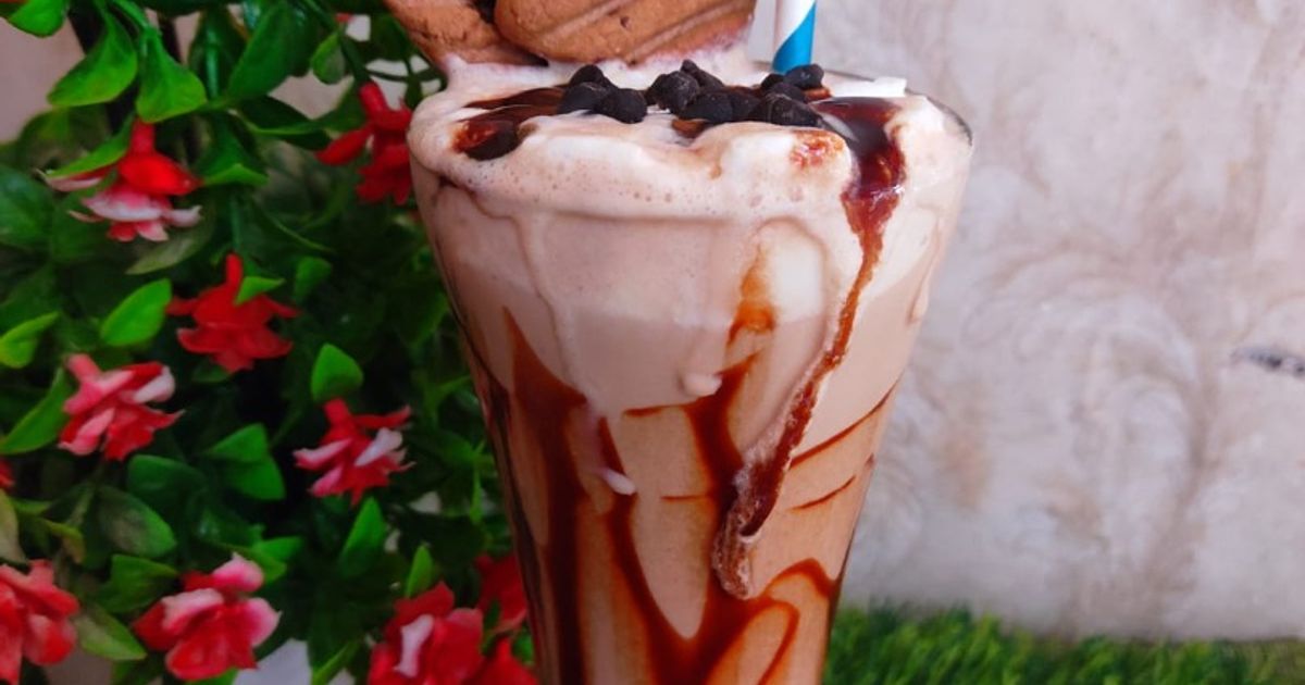 Choco Chip Frappe Recipe by Mitali - Cookpad
