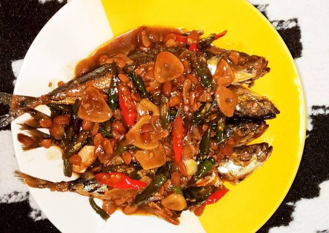 Resep Ikan goreng bumbu Tauco oleh El Hallie - Cookpad