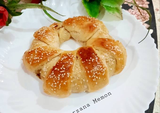 Flower chicken bread Recipe by Farzana Memon - Cookpad