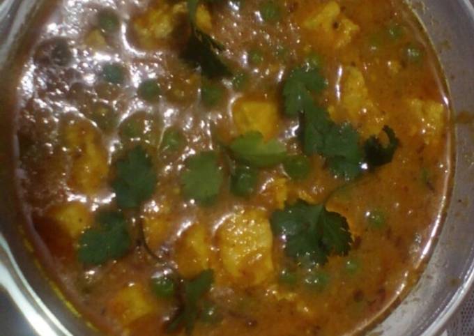 Matar aalu ki sabzi Recipe by Ritu Sharma - Cookpad