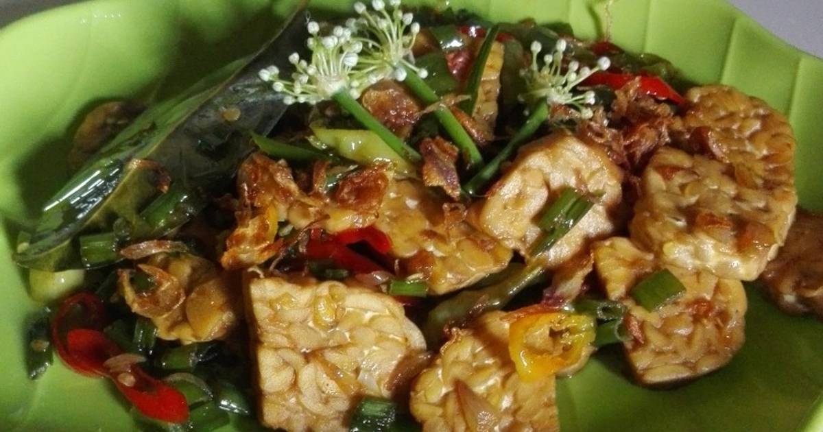 Resep Oseng tempe bunga bawang merah oleh Yunita Arismawati - Cookpad