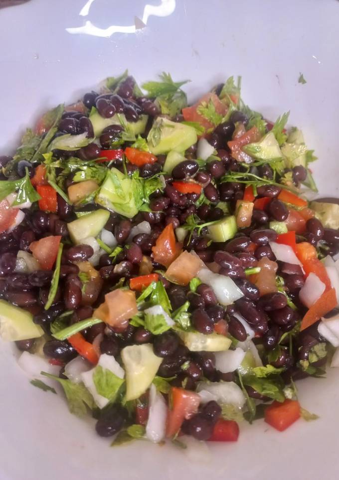 Ensalada de frijol negro Receta de Vicky- Cookpad