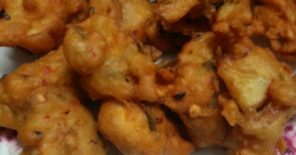 Potato Onion Pakora ( Aalo Piyaz Kay Pakoray Recipe by Sajal Fatima ...