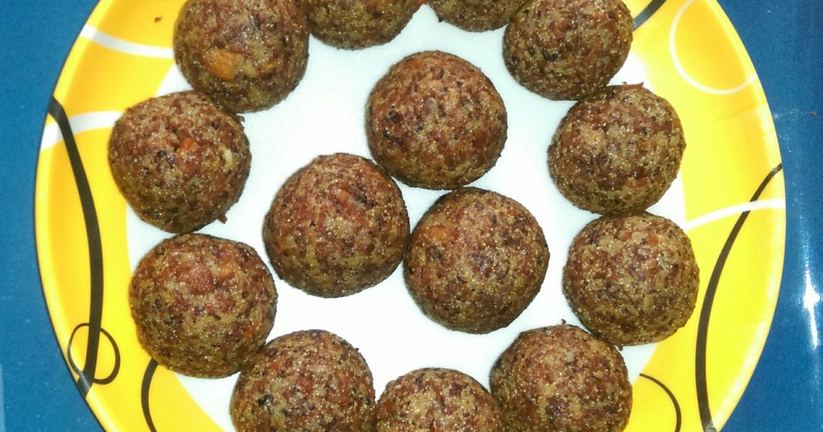 Malai Mawa & Suji Ki Laddu Recipe by Aneeta Rai - Cookpad