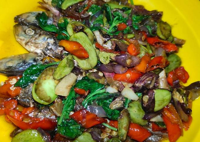 Resep Simple Menu Ikan Asin Pete Kemangi oleh evi indr 🔪 - Cookpad