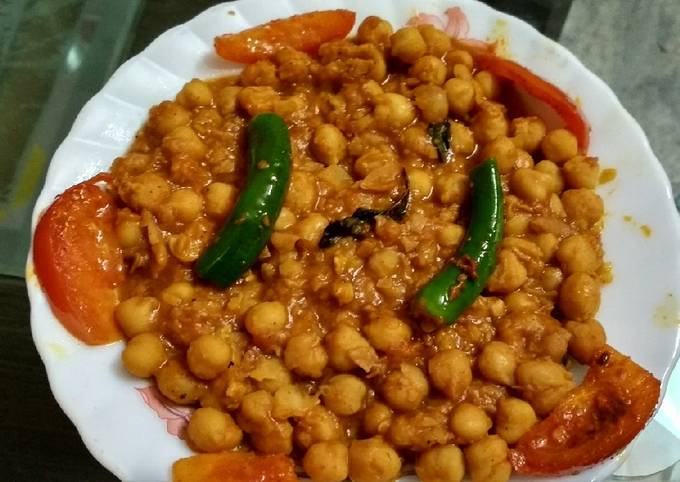 Dry Chana Recipe by Seema Mehta - Cookpad