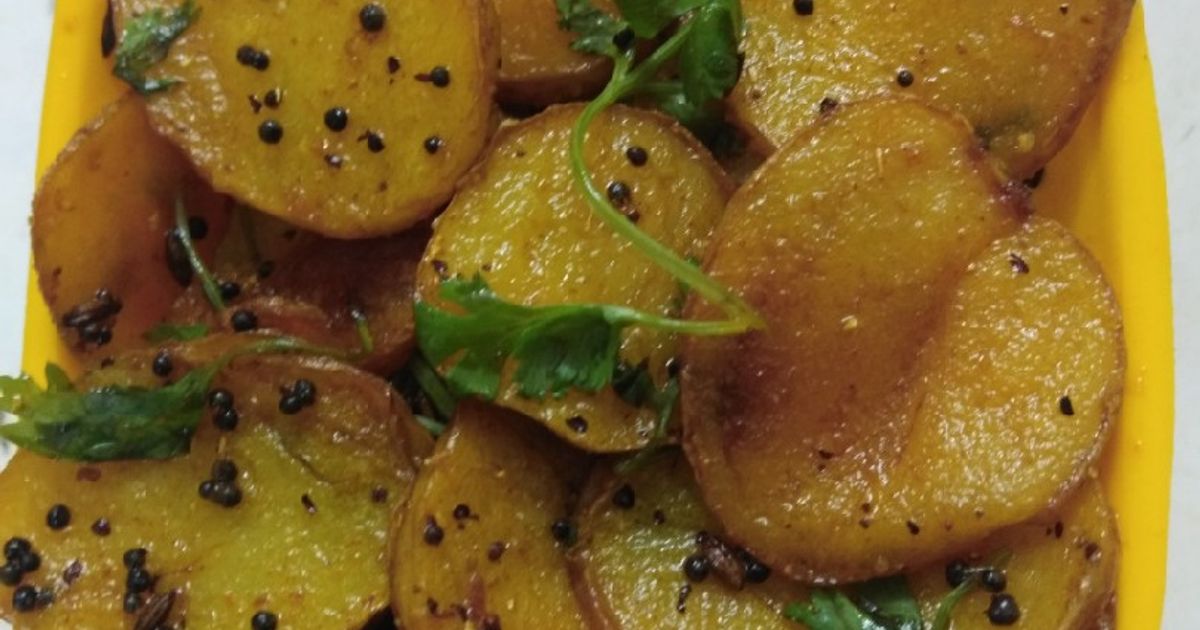 Potato Fry (Batata Chya Kaachrya) Recipe by Veena Pawar - Cookpad