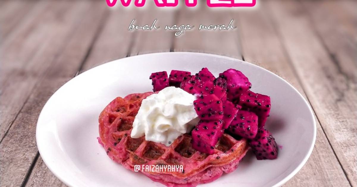 Resipi Waffle buah naga merah oleh Faizah Yahya(Mrs Peija) - Cookpad