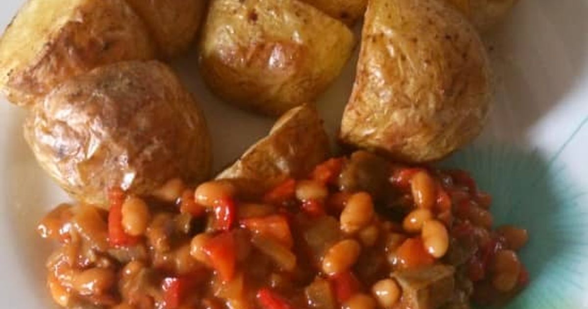 Jacket Potatoes With Liver Sauce Recipe by ZeeBDeen - Cookpad