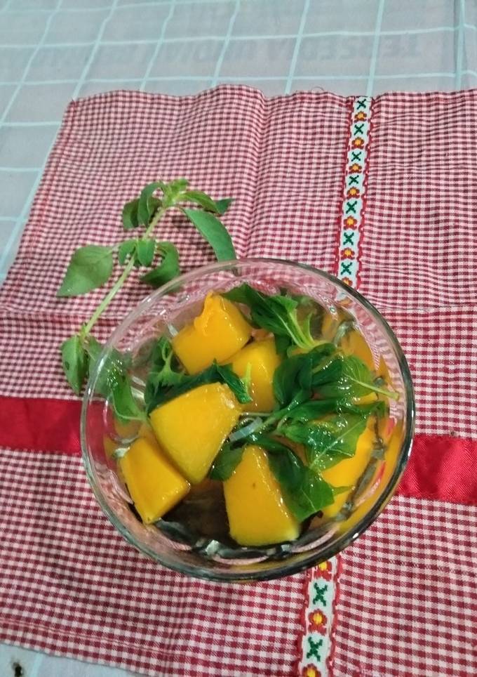 Resep Sayur bening labu kuning + kemangi oleh Popo L - Cookpad