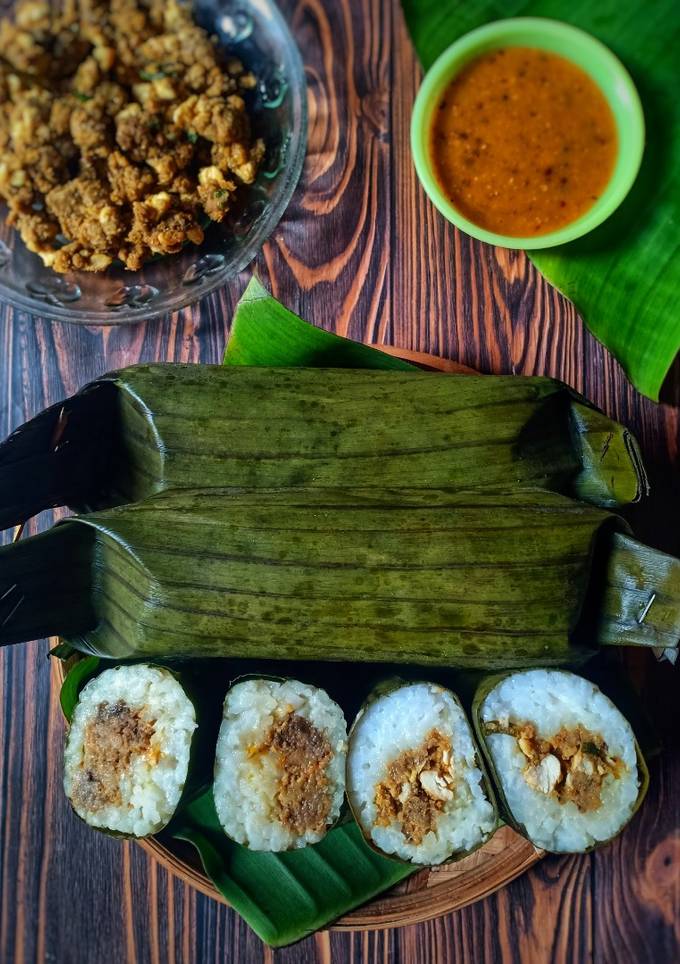 Resep Lontong Isi Oncom Ayam oleh Oknisa Carolina - Cookpad