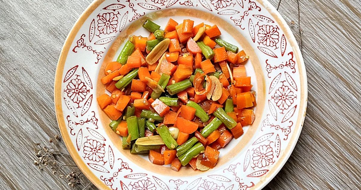 Resep Tumis Buncis Wortel Pedas Simple oleh Alya Nurfitri🍳 - Cookpad