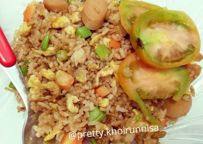 Resep 9. Nasi Goreng Sosis oleh pretty.khoirunnisa - Cookpad