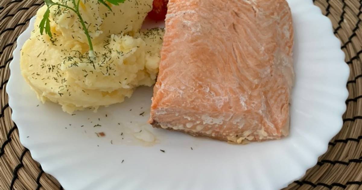 Salmón al papillote con puré de patata y tomates cherries Receta de ...
