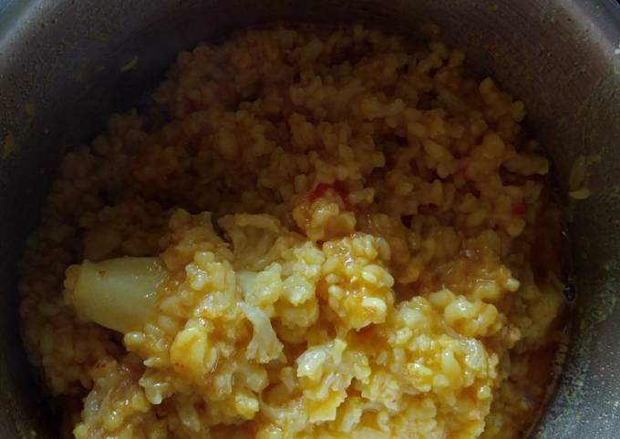 Makar sankranti special vegetable khichdi made with lapsi Dalia Recipe ...