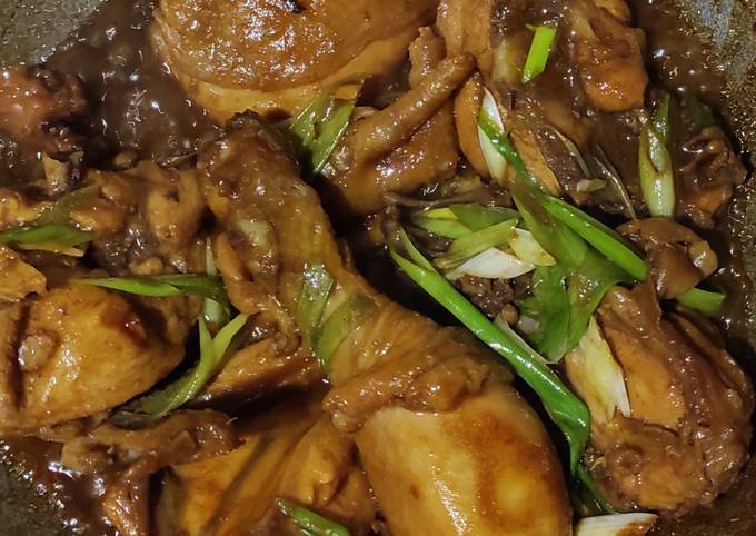 Resep Ayam Hitam Manis oleh Yuni Dwi Anggraini - Cookpad