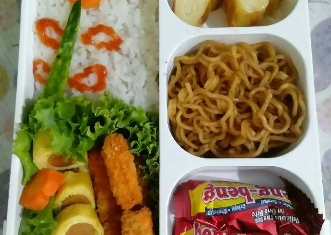 Resep Bento Bekal paksu 😂 oleh Kiki_Nomuyepo - Cookpad