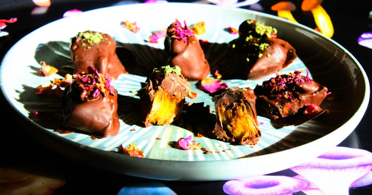 Bombones De Puerro Asado Con Alga Codium Y Pétalos De Rosa Receta de ...