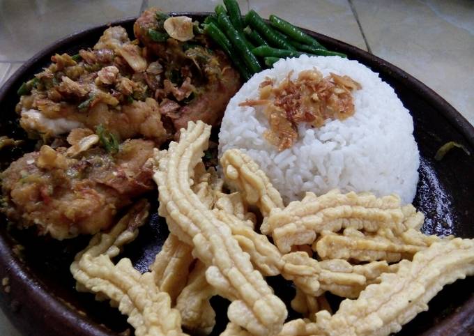 Resep Ayam cobek jawa oleh Azizah Valergo - Cookpad