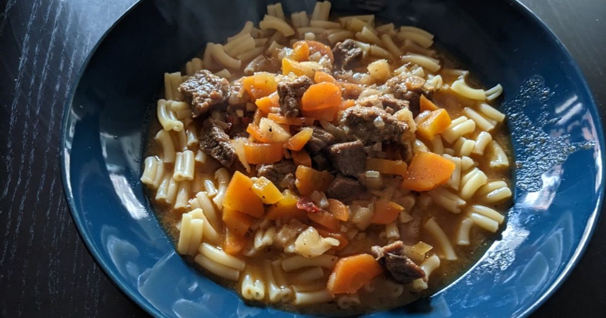Beef Goulash With Pasta Recipe by Josip Vu - Cookpad