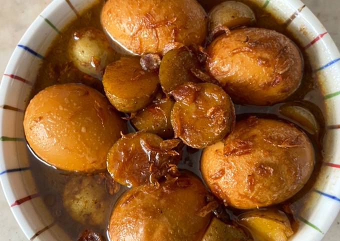 Resep Semur Telur Kentang oleh Nia Ruhmaniyah - Cookpad