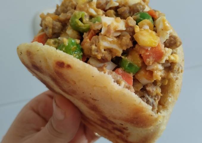 Arepa🫓🥙 Rellena🥩 De Carne🥘 Molida🥗 Y Huevo🍳🧆 Receta De Natalie Camargo Cookpad