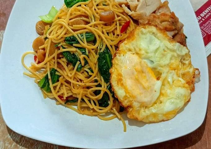 Resep Spaghetti Ayam Goreng (Mie 0ven) oleh Fitzaki Kitchen - Cookpad