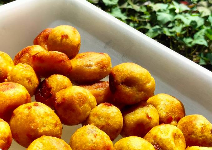 Resep Bola Bola Ubi Jalar Isi Gula merah oleh Felisha Almahera - Cookpad