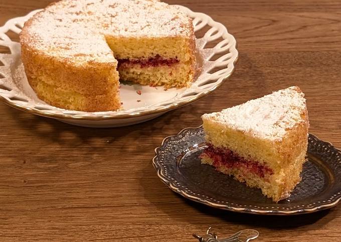 My small Victoria sponge★ Recipe by liarraliarra - Cookpad