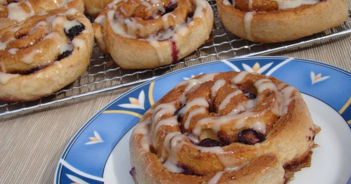 Áfonyás, fahéjas, tönkölyös tekercs | Antukné Ildikó receptje - Cookpad ...