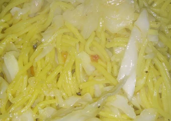 Resep Mi kuning simple oleh Fitri Hermalawati - Cookpad
