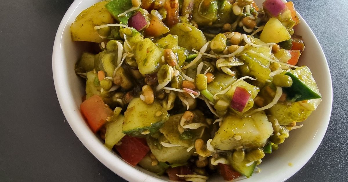 Sprouts Bhel Salad Recipe by Priyangi Pujara - Cookpad