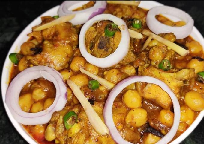 Chatpata chhole chaat Recipe by nitisha garg - Cookpad